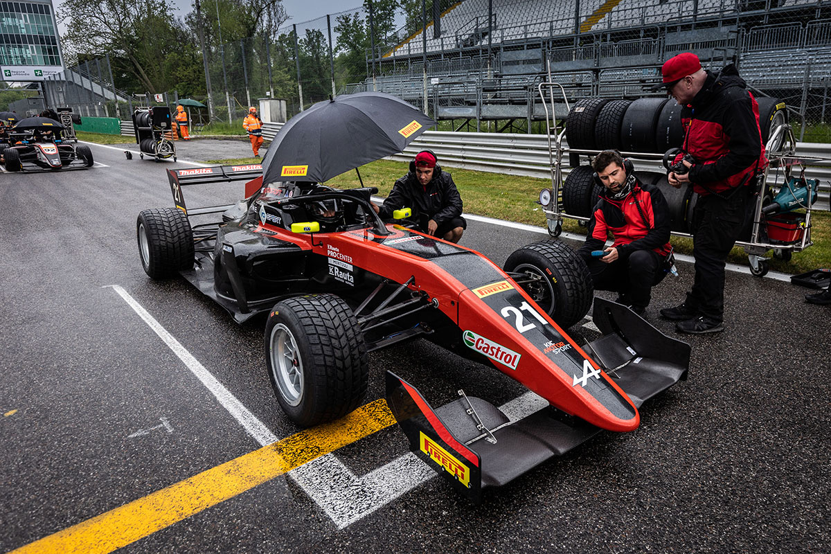 KIC Motorsport enters Formula Regional series with three rookie drivers